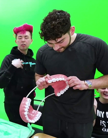 Watch S03 E09 - Best Toothpaste Art Wins 5,000 - ZHC | Free TV Shows ...